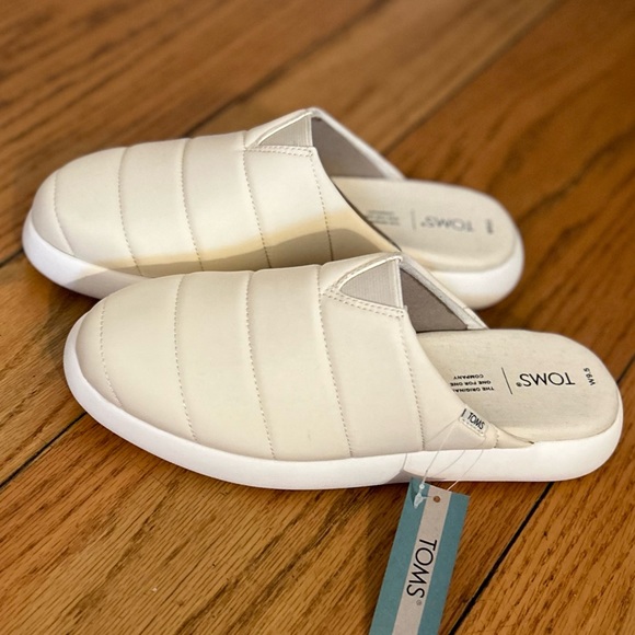 Toms | Shoes | New Cream Tom Slides Never Worn No Box Womens Size 95 ...